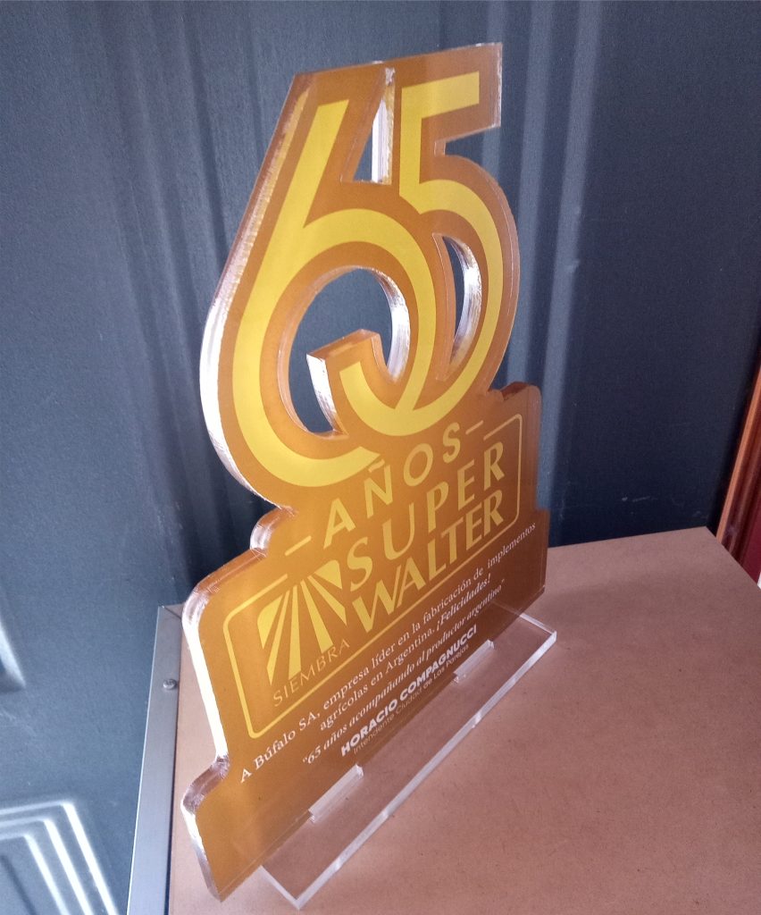 Placas en Acrilico con Grabado Laser - LOPUB